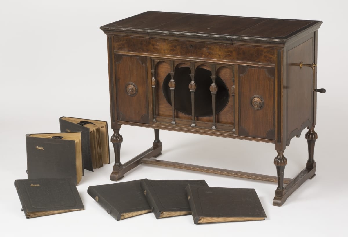 Brunswick Phonograph, Model T, 1925-1929 - The Henry Ford