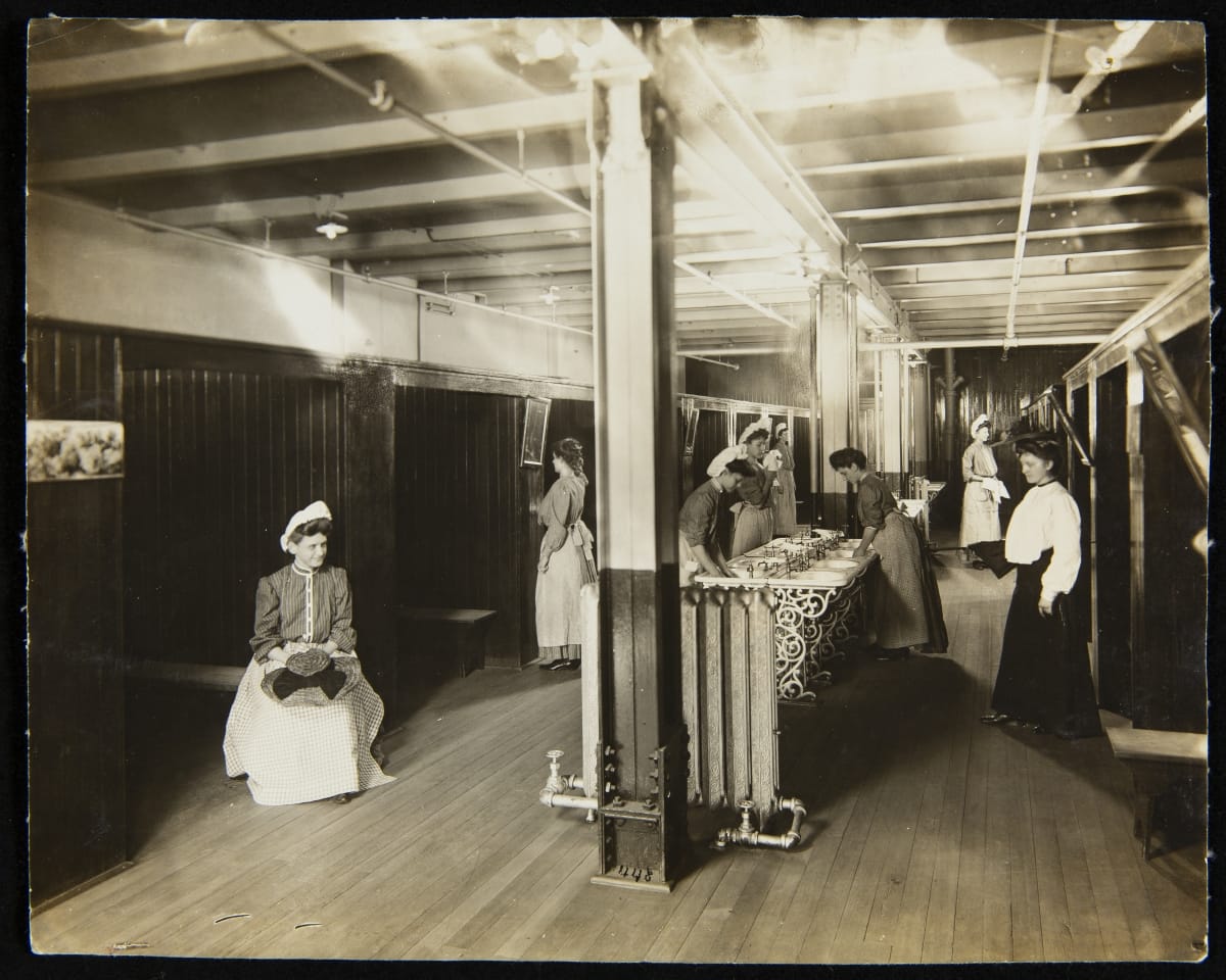 Employee Dressing Room at the H. J. Heinz Main Plant, Pittsburgh ...
