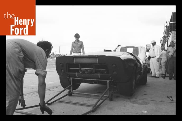 Ford GT40 Driven by Dick Thompson and Ed Lowther at the Sebring 12 ...