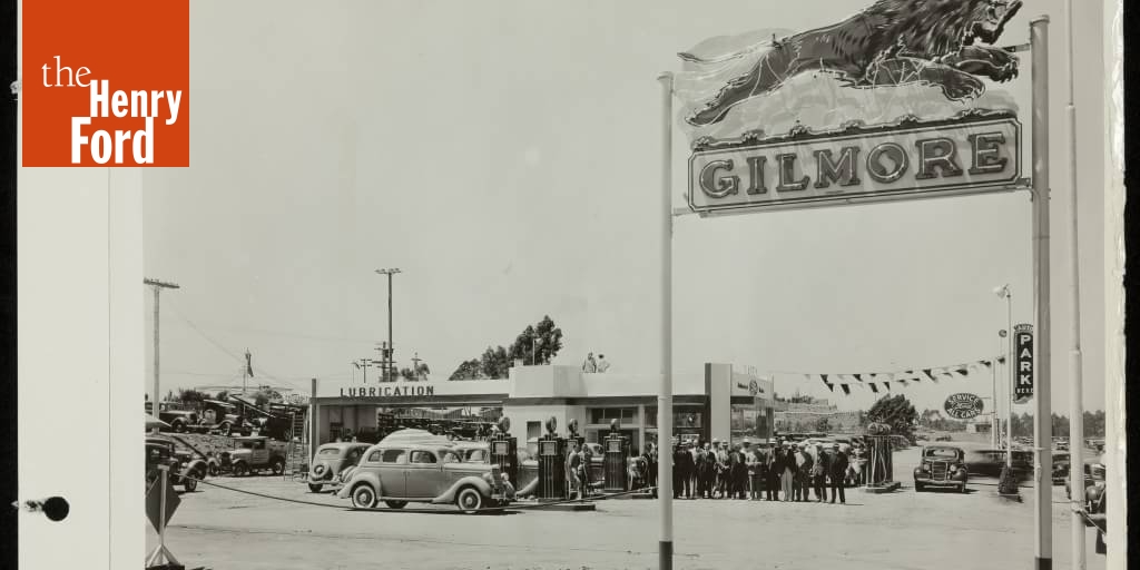 Gilmore Oil Company Neon Sign in Front of Casey's Master Service ...