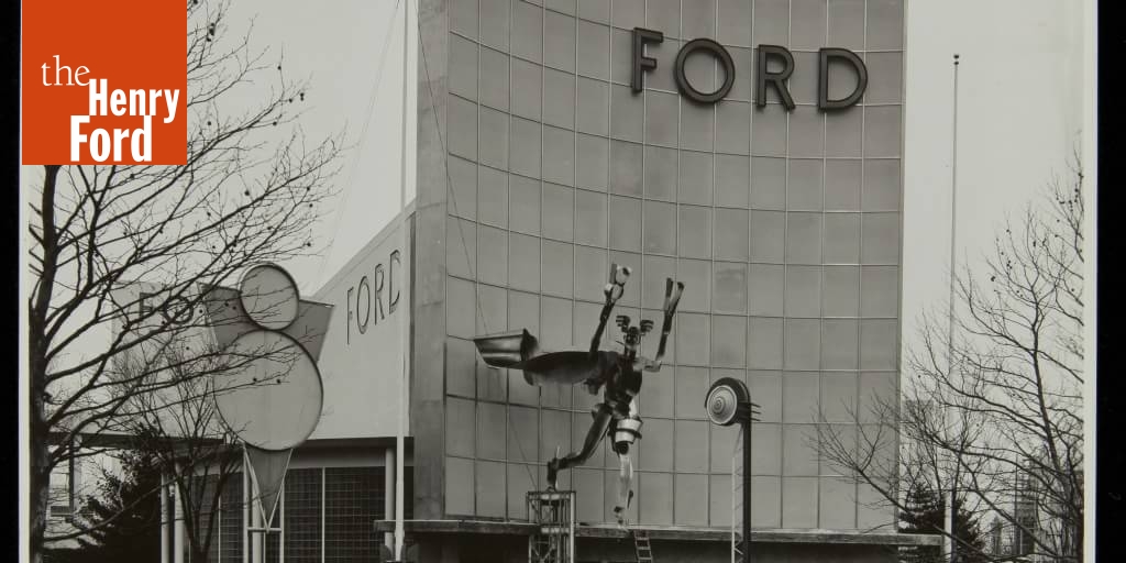 Front of Ford Exposition Building, New York World's Fair, 1940 - The ...