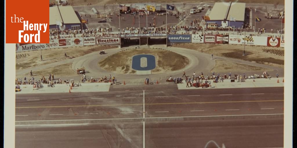 Bobby Unser--Photographs--Racing--1971 Indy--Item14 - The Henry Ford
