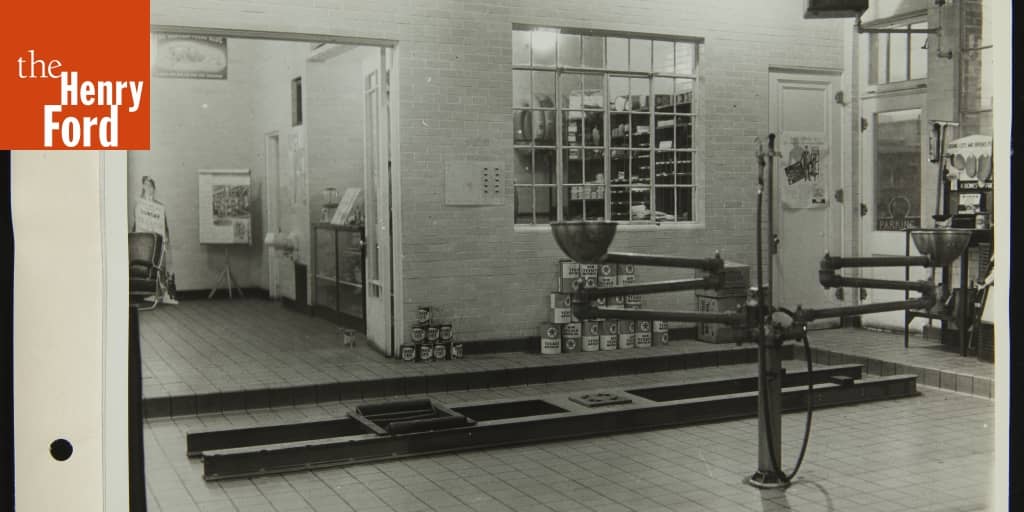 Service Garage Interior, Ireland Auto Company Ford Super Service ...