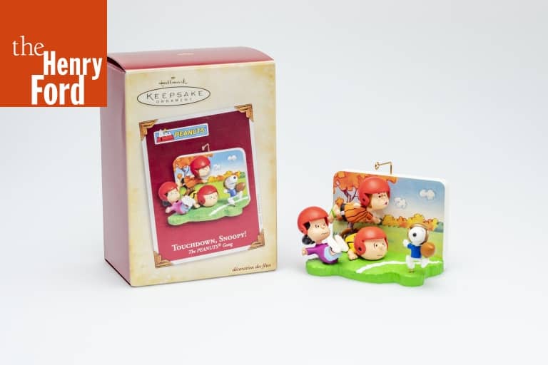 Hallmark "The PEANUTS Gang: Touchdown, Snoopy!" Christmas Ornament ...