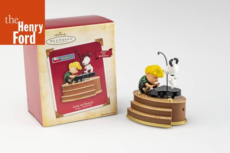 Hallmark "PEANUTS Snoopy: Love to Dance!" Christmas Ornament, 2004 ...