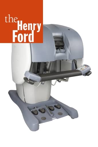 da Vinci Surgical System Surgeon Console, Used at Henry Ford Hospital ...